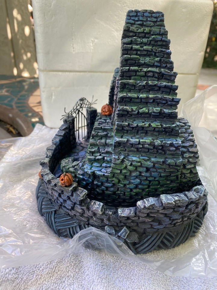 Hawthorne Village Nightmare Before Christmas - T-Rex House | eBay