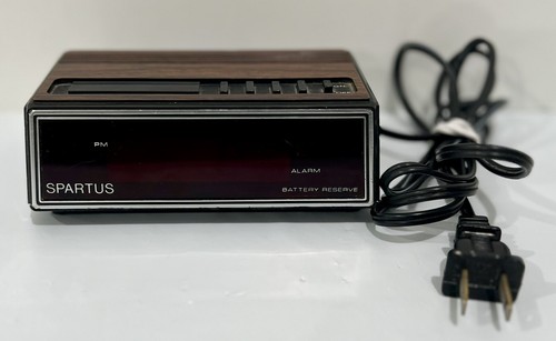 Vintage Spartus 1108 Red LED Display Wood Grain Alarm Clock Retro 1980s ...
