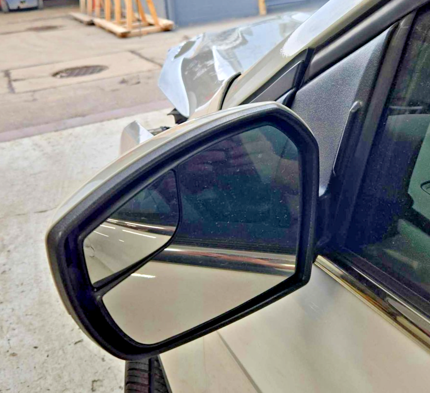 2017-2019 Ford Escape Driver Side Door Mirror Non-heated Oxford White ...