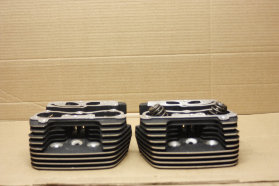 NOS OEM 99-06 Harley Cylinder Heads 16723-99 /16725-99 Black | eBay