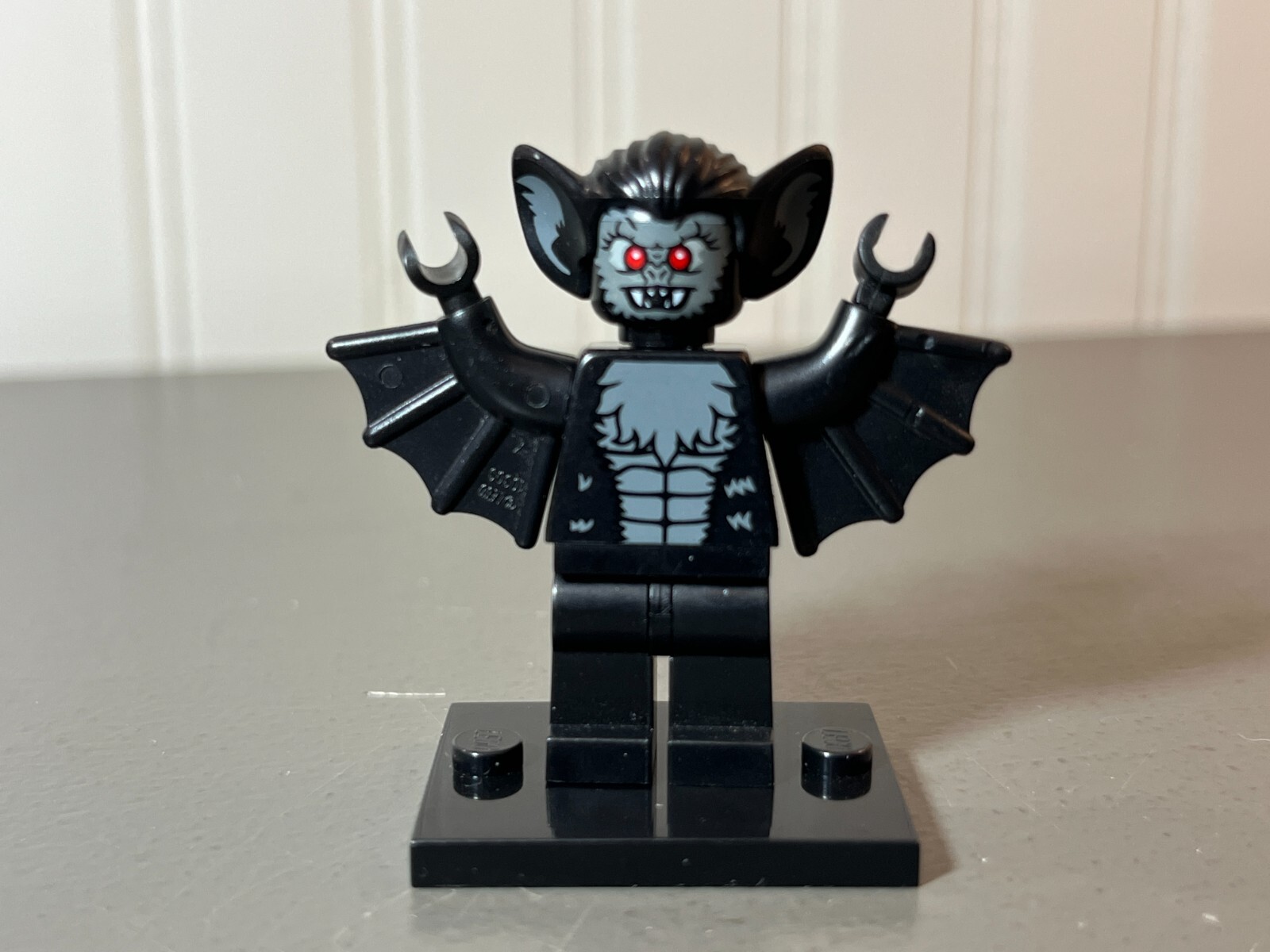 Lego - Minifigure Only - Series 8 (2012) - Vampire Bat (col08-11 ...