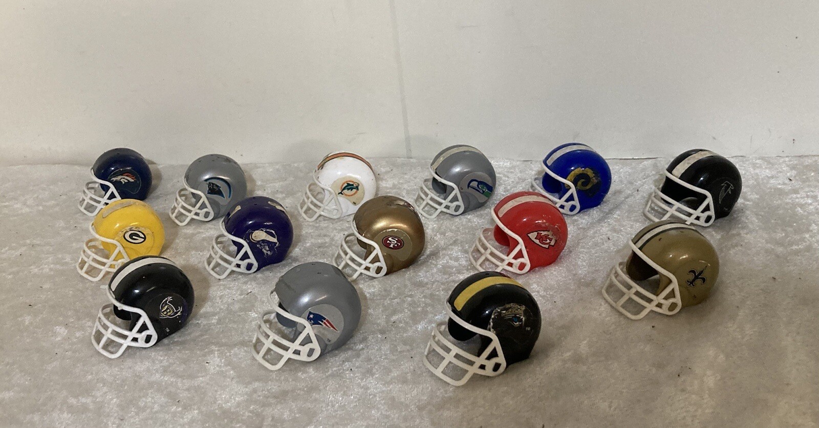 Lot of 14 Vintage Mini Plastic NFL Football Helmets Gum Ball / Vending ...