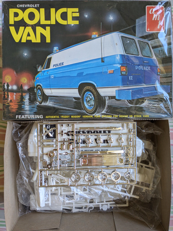 SUPER RARE! **ORIGINAL-ISSUE VINTAGE AMT CHEVY POLICE VAN KIT **SEALED ...