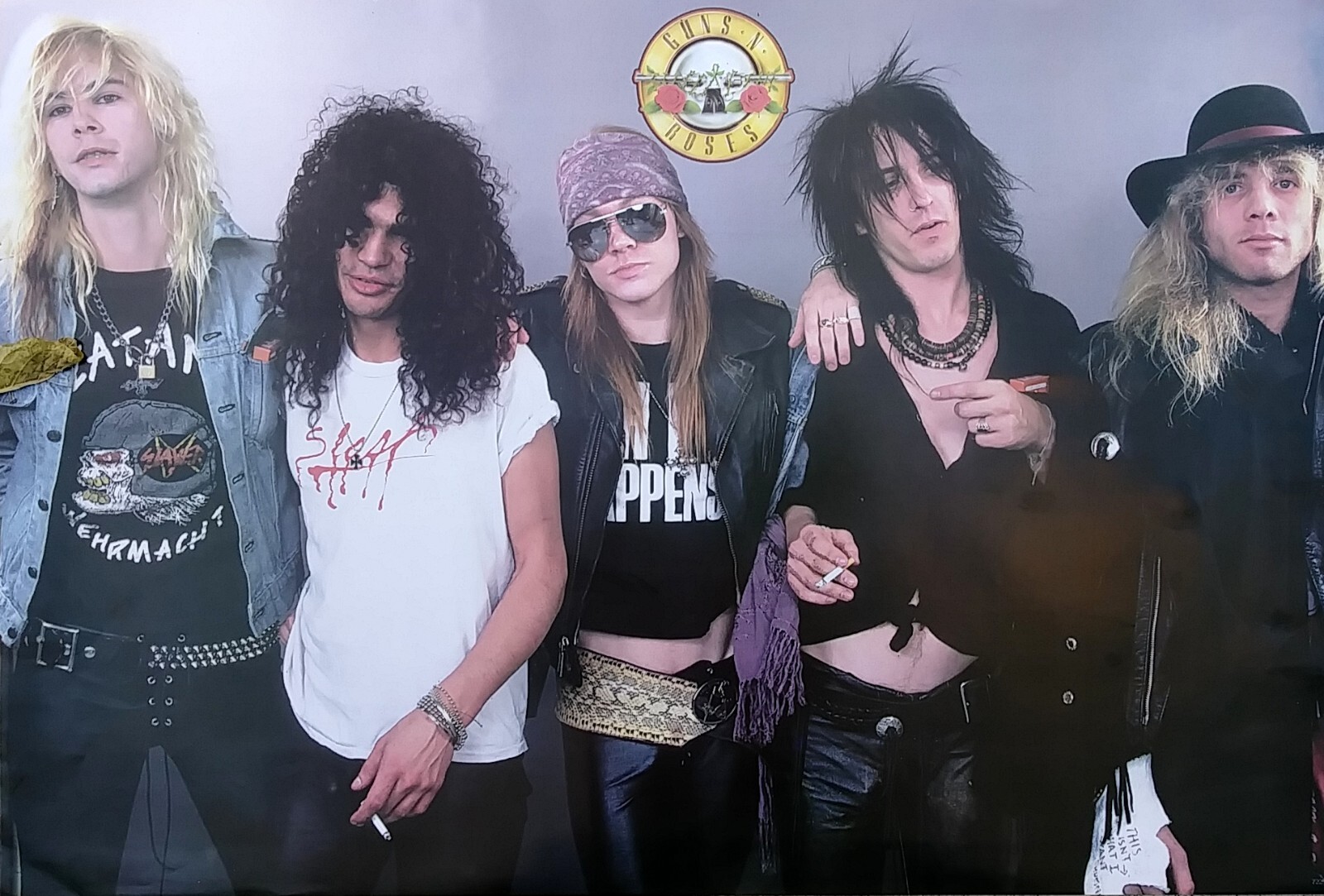 GUNS N' ROSES "GROUP SHOT, AXL RESTING HIS HANDS ON AXL & IZZY" POSTER ...