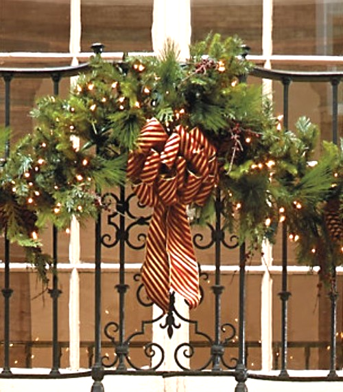 Frontgate Burgundy & Gold-Stripe Pre-made Wired Ribbon Christmas Bow-13 ...