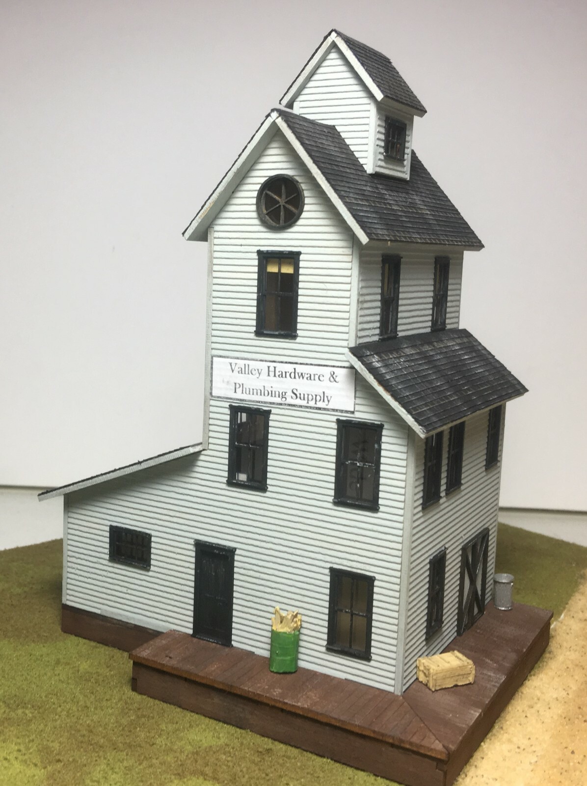Motrak Models Valley Hardware & Plumbing Supple Structure Kit, HO Scale ...