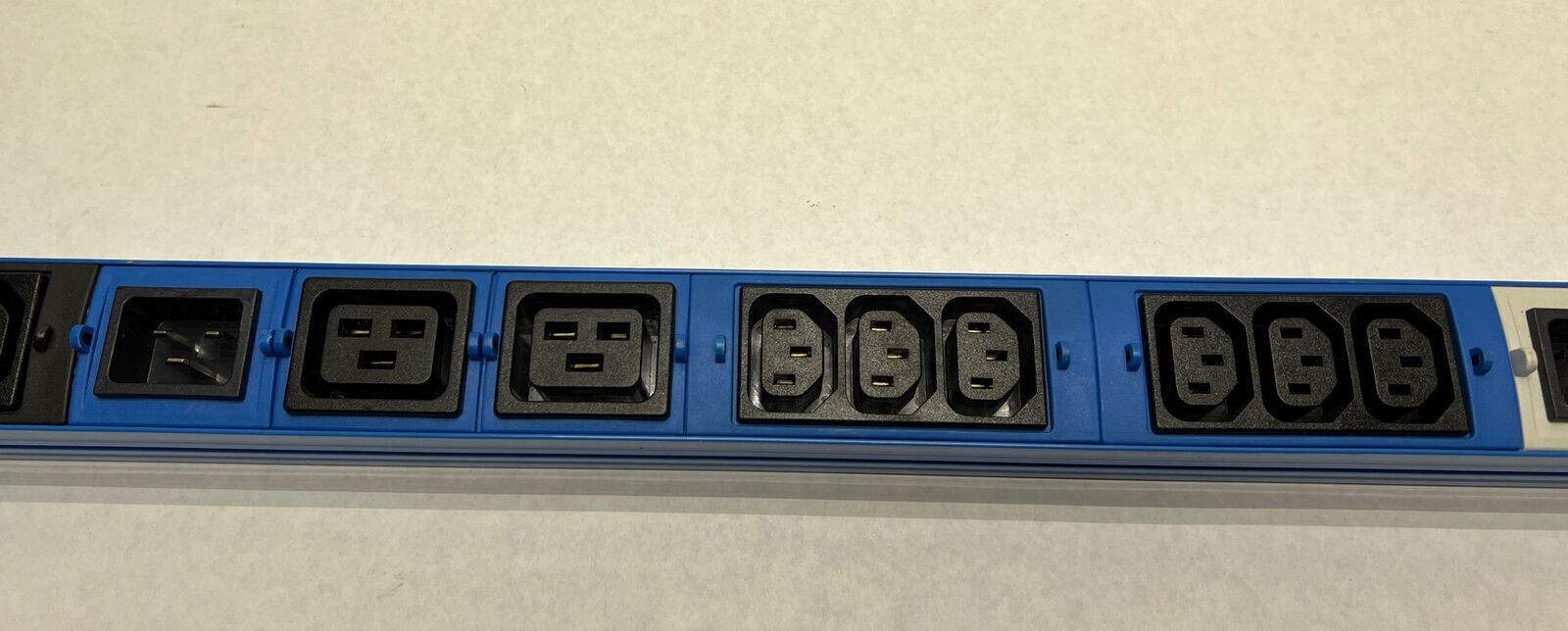 Vertiv Rack PDU Power Distribution Unit, 3 inputs and 24 Outputs - 46 ...