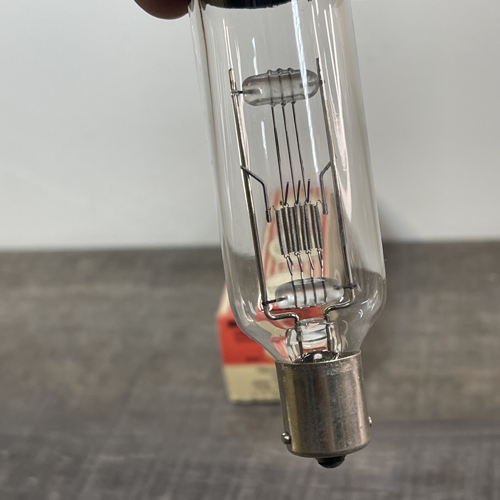 Radiant Bulb FOR PROJECTION LAMP / BULB BEM 400W WATTS 120V NOS T8-1/2 ...