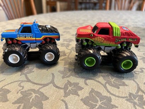 MR-1 Bigfoot & Snake Monster Truck Slot Cars tyco afx tomy gplus VGC ...