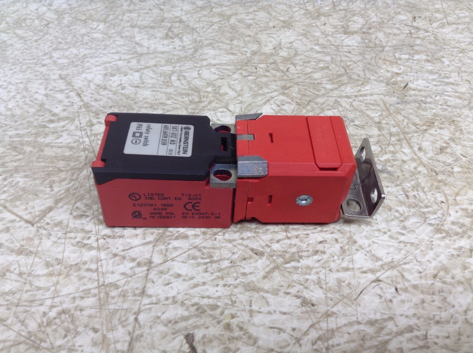Warner Bernstein SKT-U1Z M3 Safety Interlock Switch SKTU1ZM3 601.6419.059 | eBay