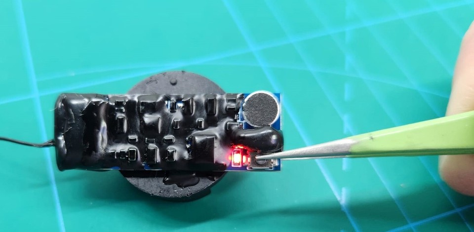 SET Micro Spy Bug operating outside FM broadcasting area and special FM ...