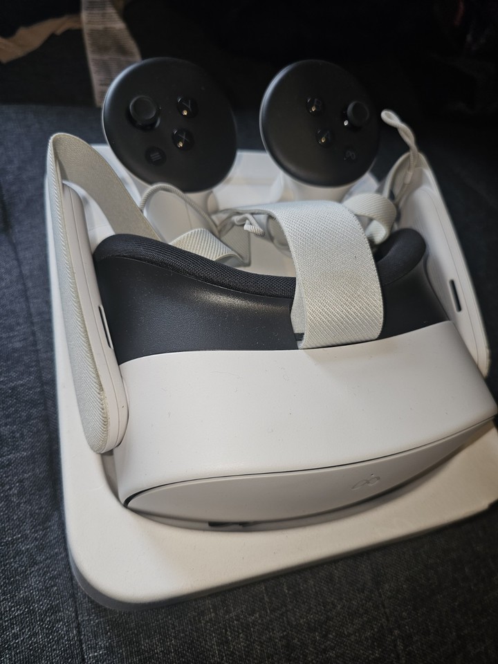 Meta Quest 3S Virtual Reality With 100 Games | eBay