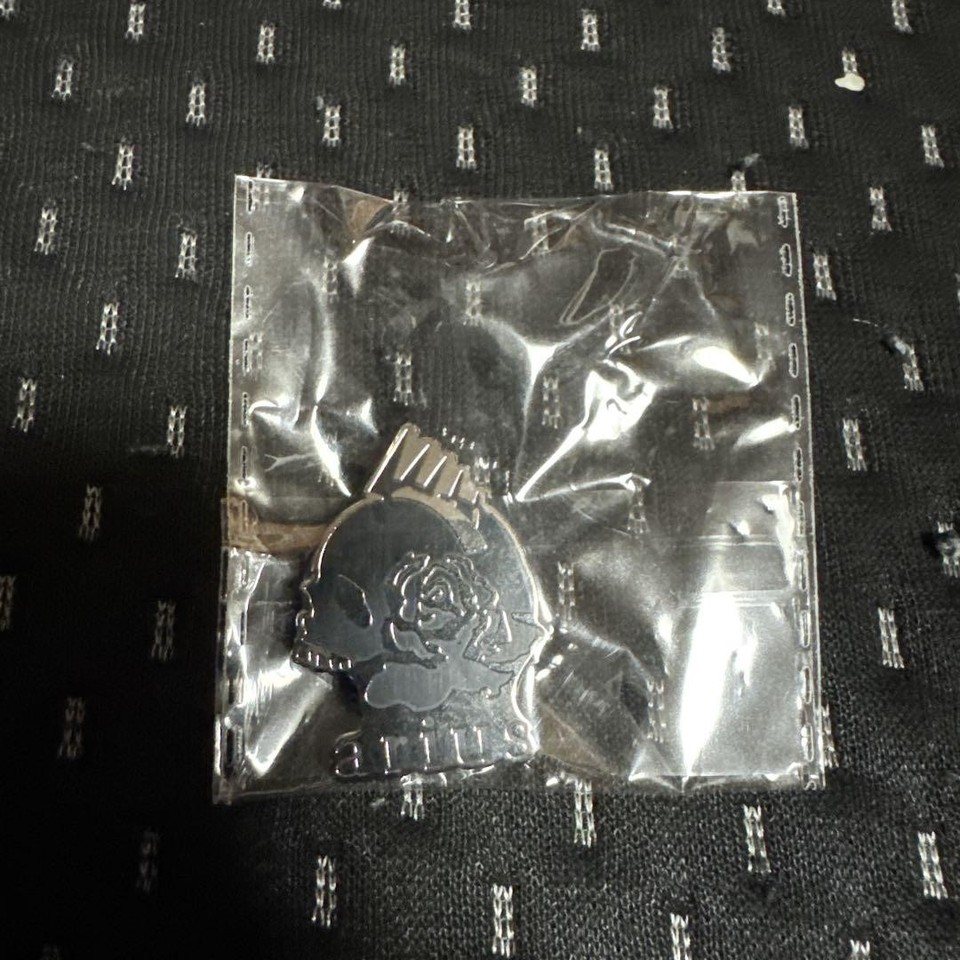 Blue Archives Bull Arius Pin Badge | eBay