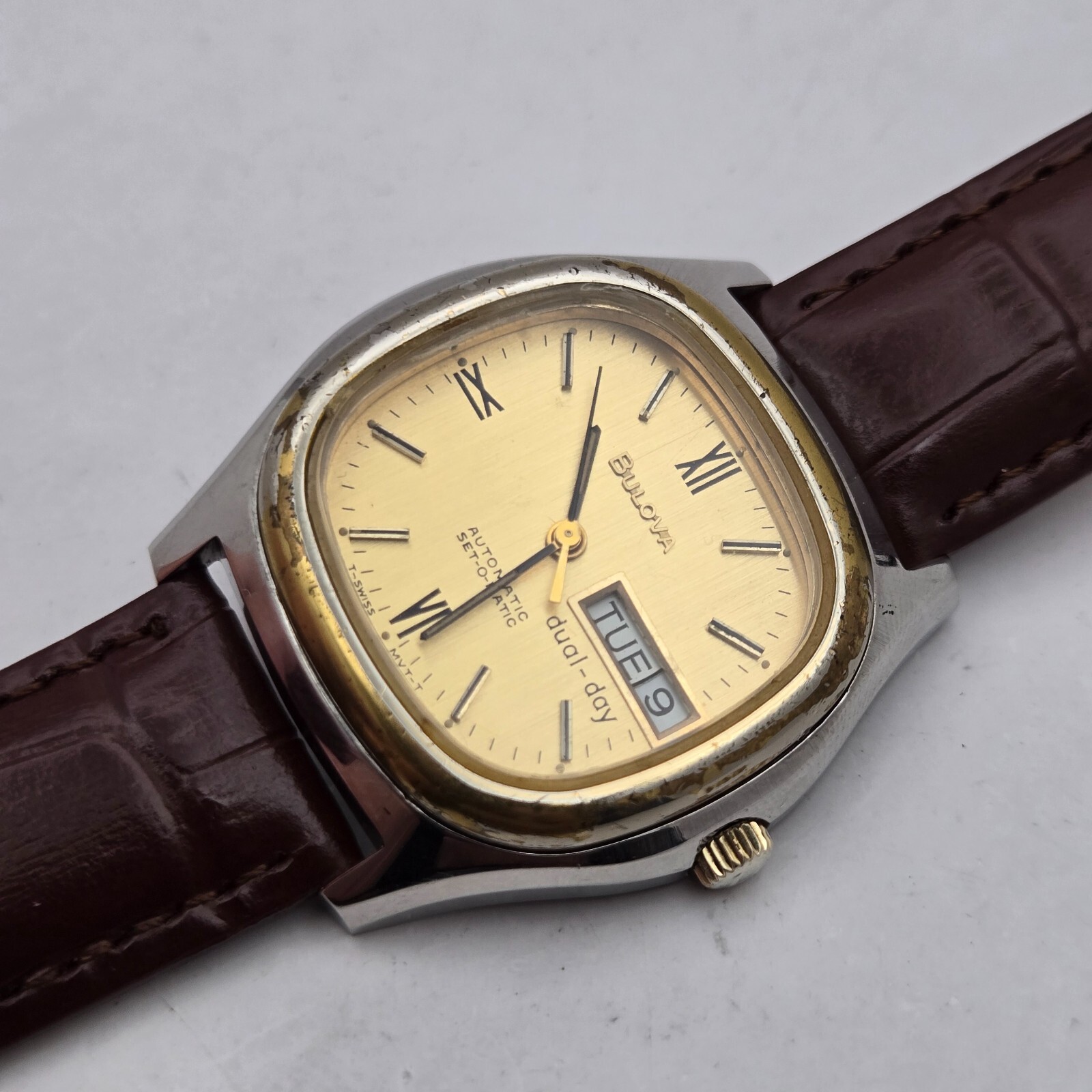 Vintage BULOVA men's automatic watch day/date swiss ETA 2879 17Jewels ...