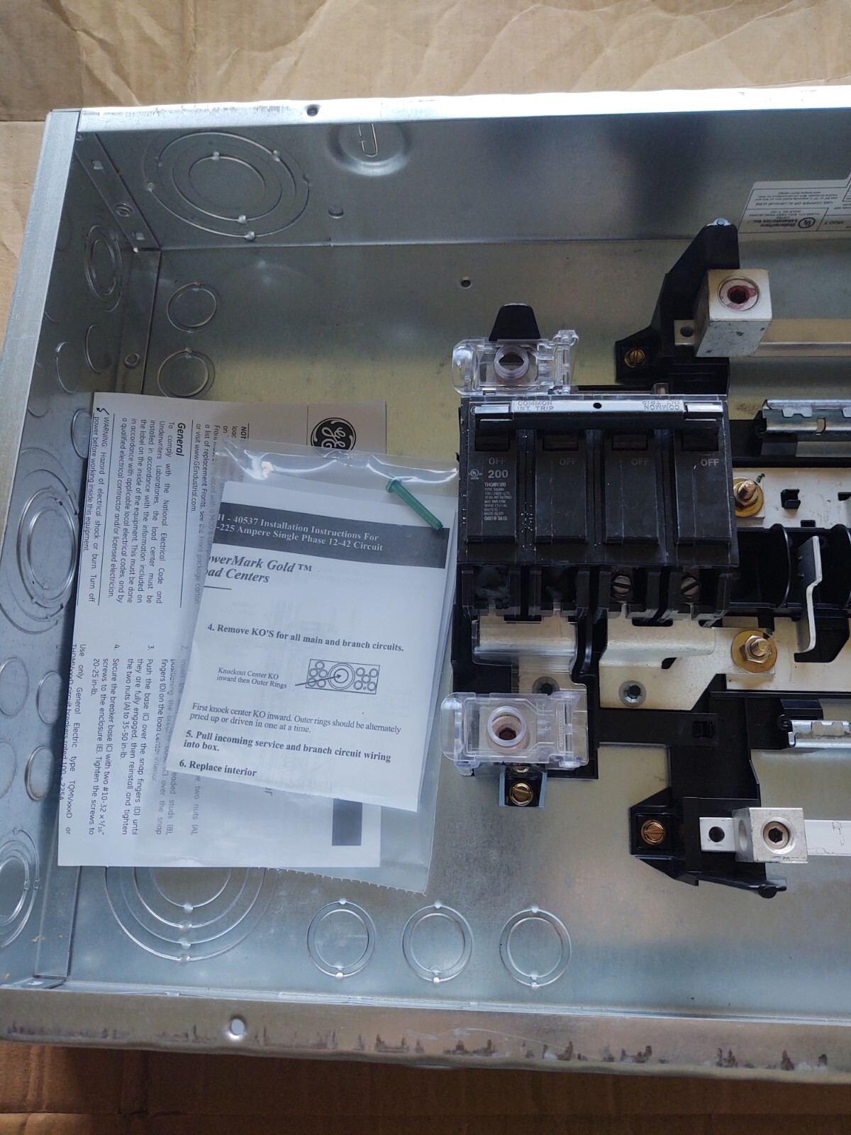 GE # TM3220CCU 200 AMP MAIN BREAKER BOX, 32 SPACES, 40 CIRCUITS, INDOOR ...