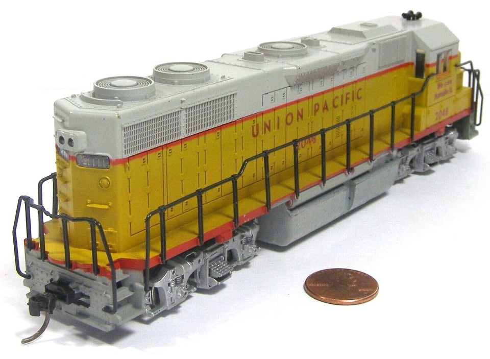 Atlas HO Scale Model R.R. Locomotive GP38 Diesel No. 7061 Union Pacific ...