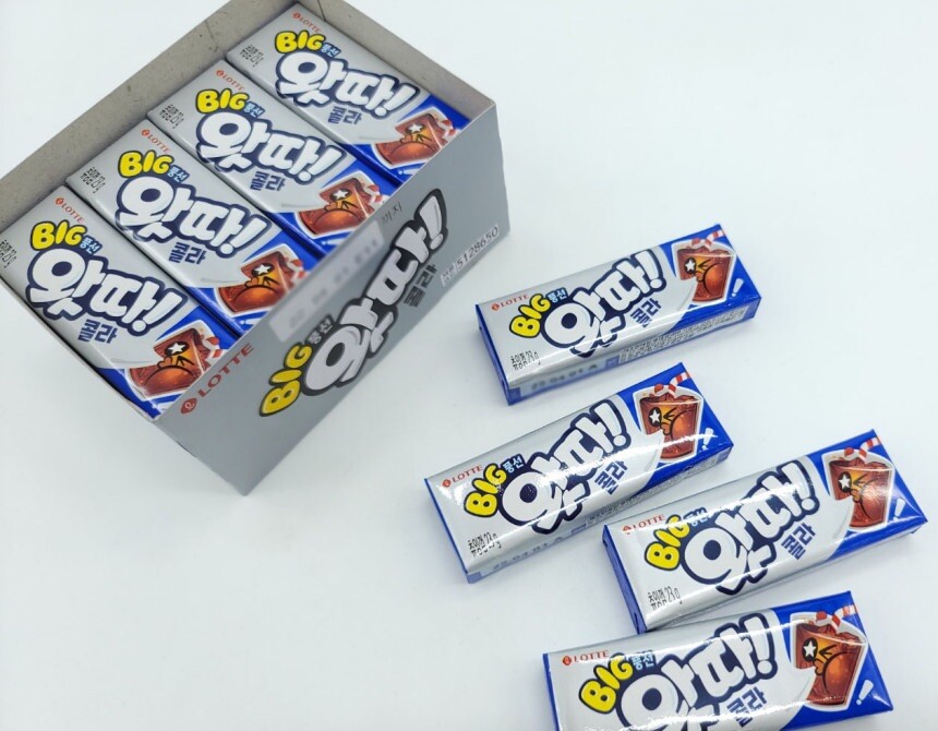 LOTTE Whatta Bubble Gum Cola Flavour Big Fun Unique 5sticks for sale ...