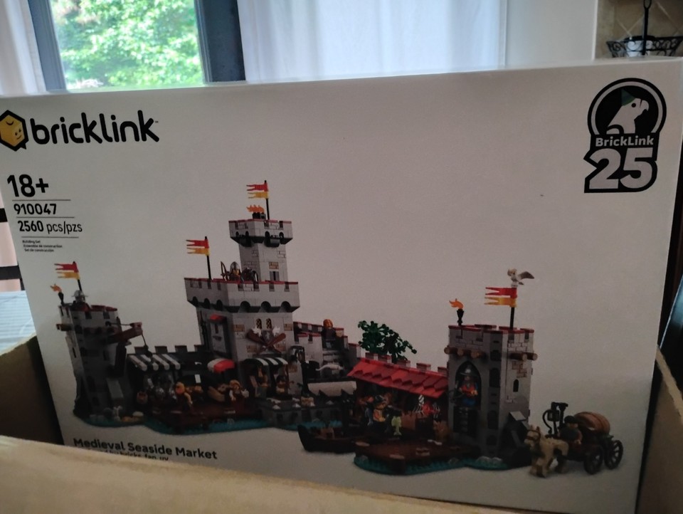 Lego Bricklink Designer Program Medieval Seaside Market 910047 Castle ...