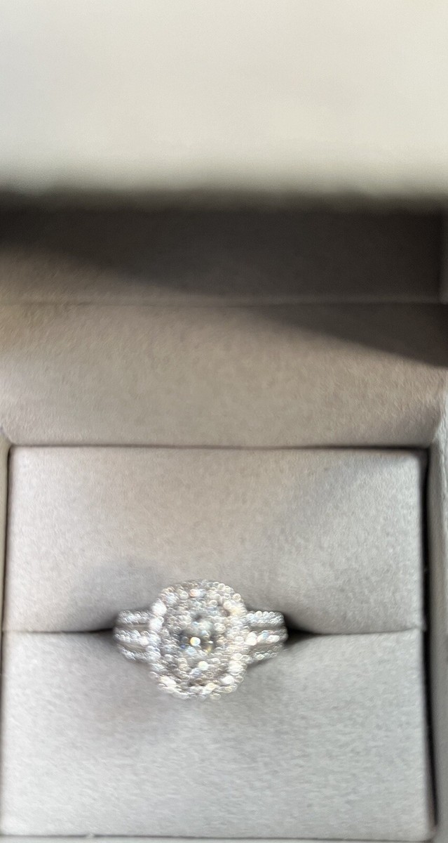 Vera Wang “Wish” Collection Oval Diamond Ring (1-3/8 ct tw Vera Wang “Wish” Collection Oval Diamond Ring (1-3/8 ct tw