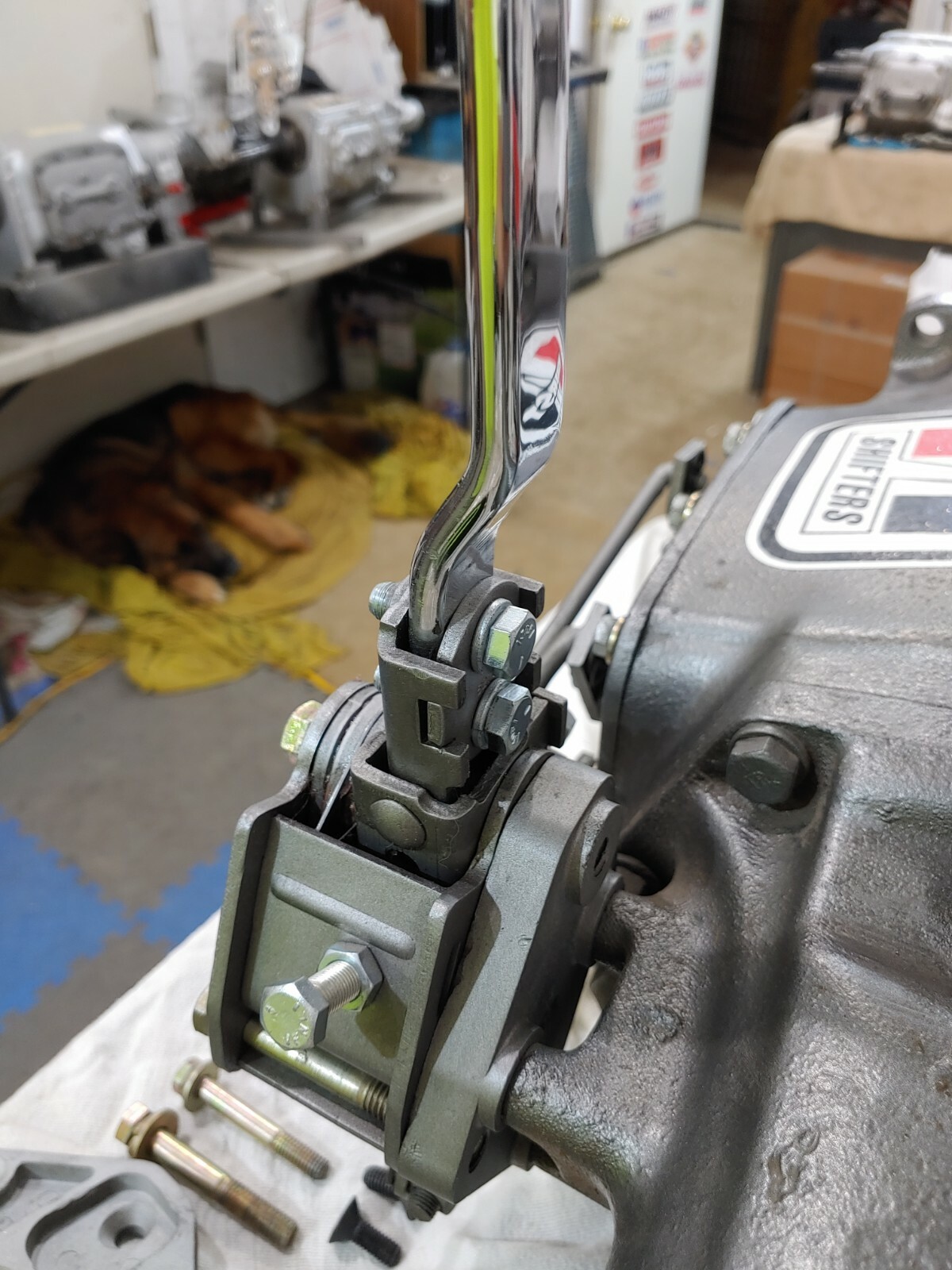 HURST COMP+ MOPAR SHIFTER 65-72 B BODY W/ LIGHT'NG RODS,BILLET LEVERS,N ...