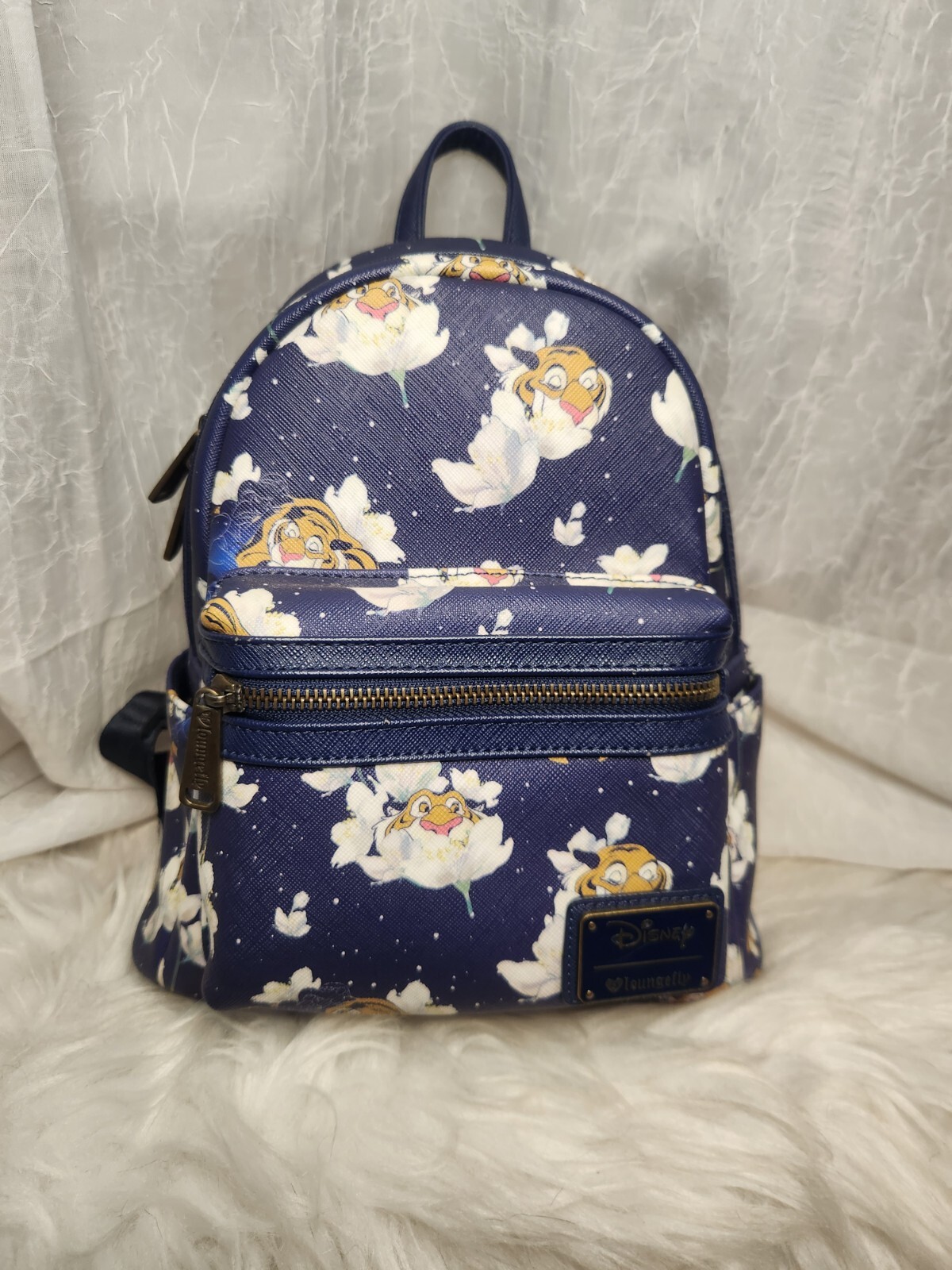 RARE Loungefly Disney Aladdin Jasmine Rajah Raja Star… - Gem