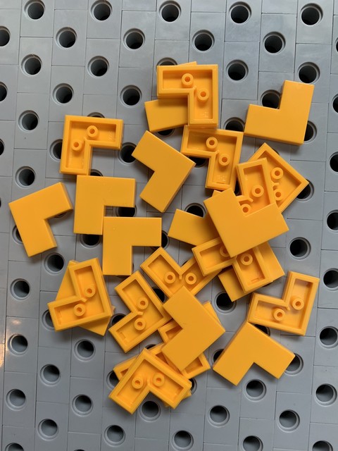 Lego Flam Yellow 1x2X2 Flat Corner Tiles Smooth Finishing Tile Floor ...