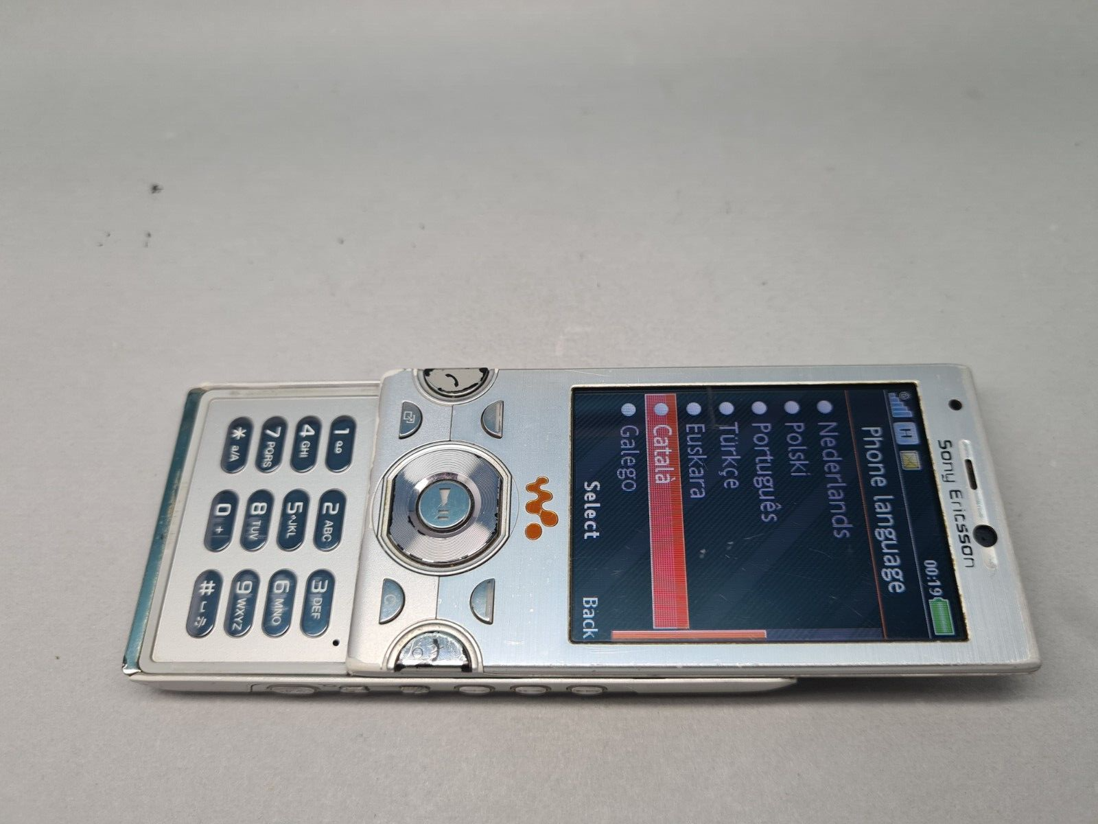 Sony Ericsson Walkman W995 - Cosmic silver (Unlocked) Mobile Phone for ...