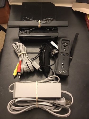 Nintendo Wii Black Video Game Console (RVL-101 USA) Accessories, 4 ...