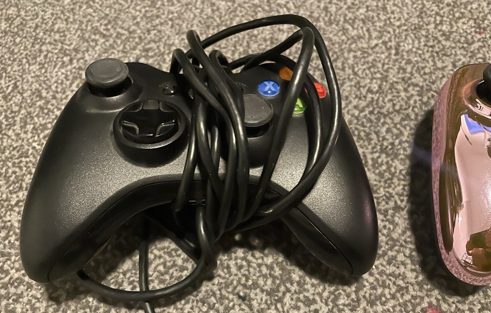 Princess Peach Chrome Edition Nintendo Controller & Xbox 360 Controller ...