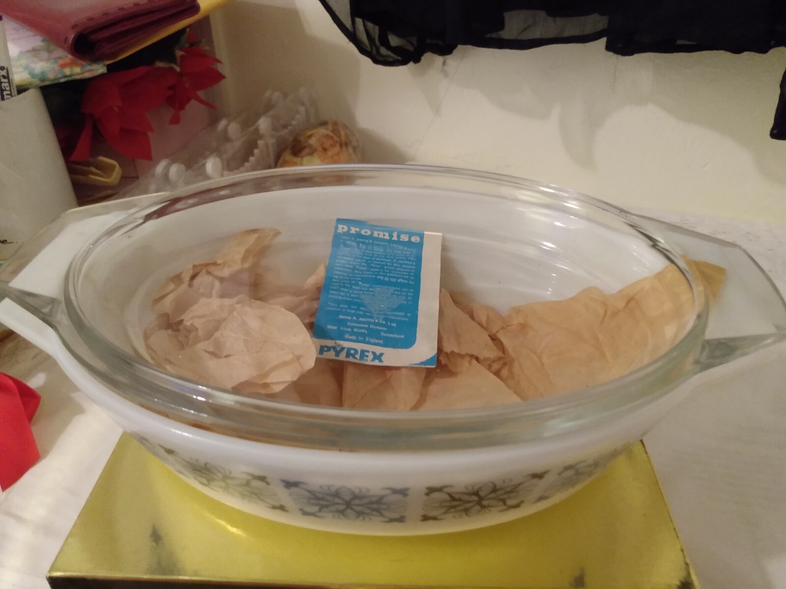 VINTAGE PYREX CHELSEA PATTERN, 2 1/2 pt, OVAL CASSEROLE WITH LID ...