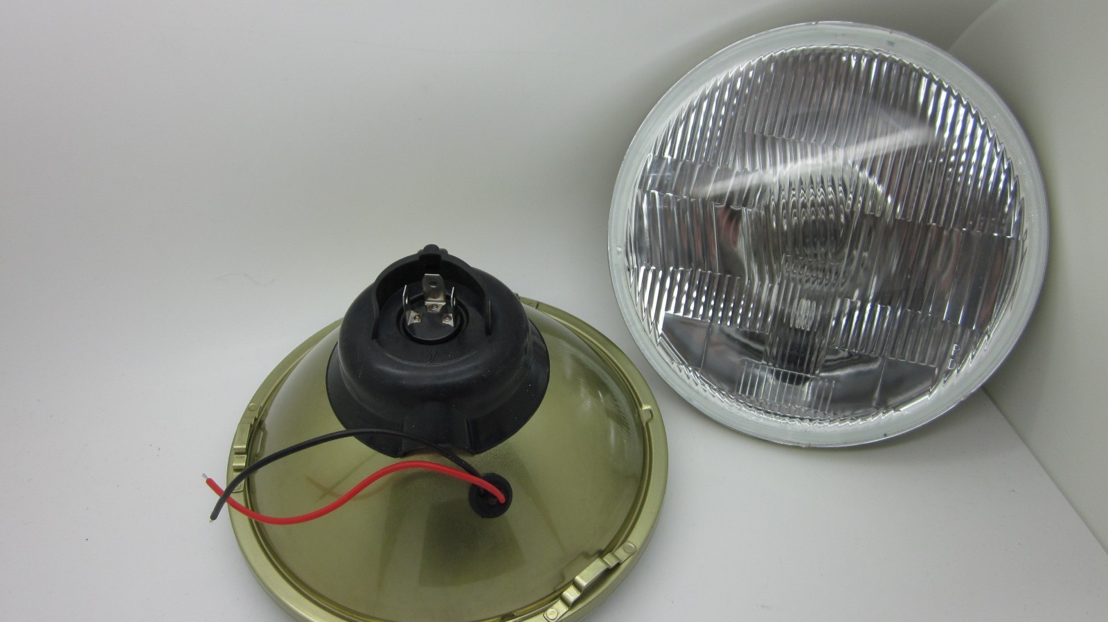 7 Inch Round H4 Halogen Headlight set Suit USA UK GB Classic Euro With ...