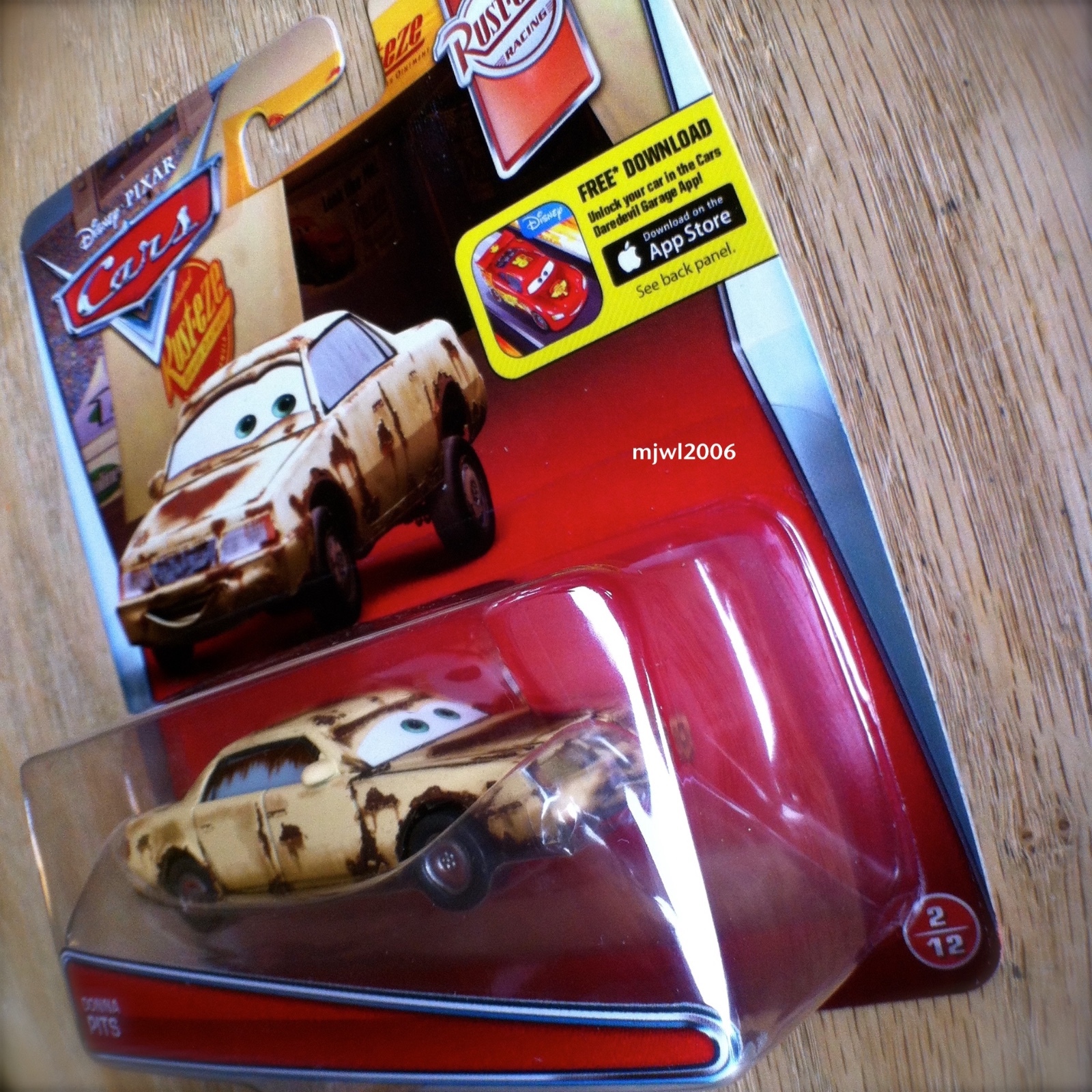 Disney PIXAR Cars DONNA PITS diecast RUST-EZE theme 2/12 rusty junker ...