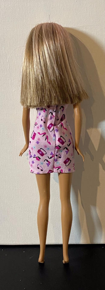 1999 BARBIE Cali Girl Tanned Doll Blonde Highlights Blue Eyes Necklace ...