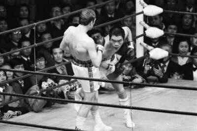 Guts Ishimatsu v Ken Buchanan - WBC Lightweight Title 1975 OLD BOXING ...