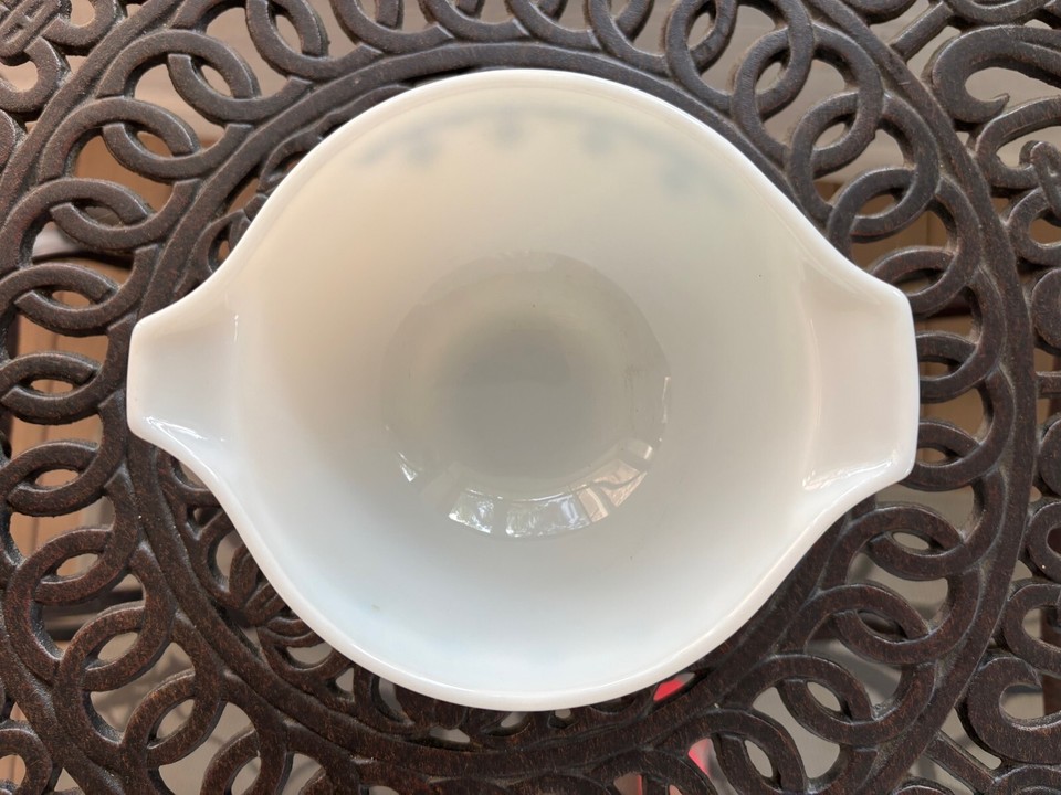 Complete set of 4 vintage Pyrex Snowflake Garland nesting bowls, great ...