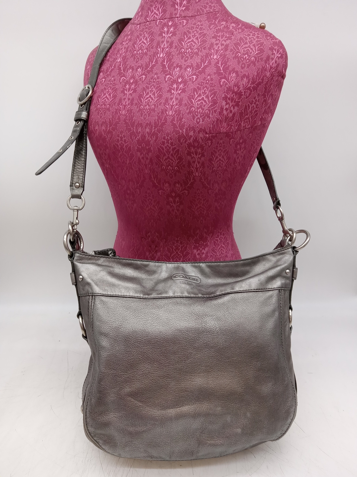 Coach Metallic Silver Leather Large Crossbody Shoulde… - Gem
