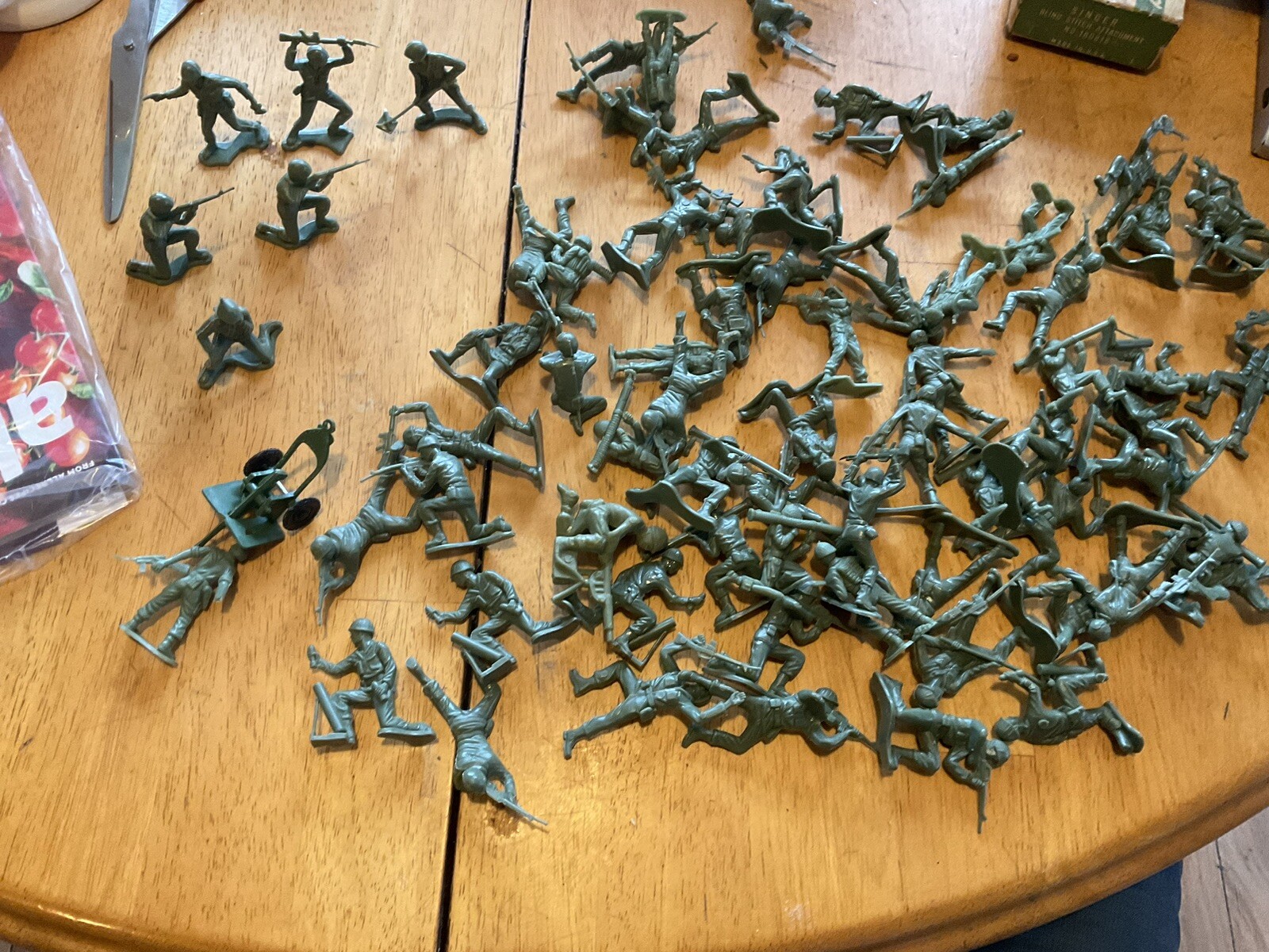 Lot 74 Vintage 1960's Army Men Toy Soldiers | eBay