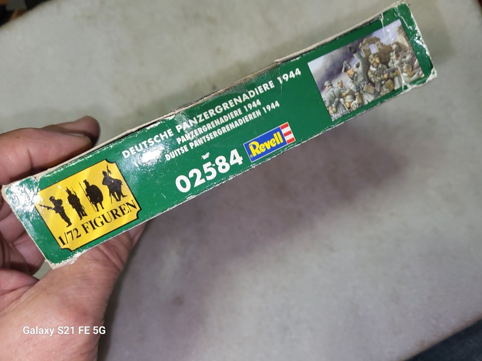 Revell WW II German Mechanized Infantry Soldier Figures in Box 1/72 ...