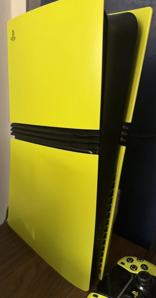 PS5 Pro - 2TB - Disc Drive - Custom Poison Yellow plates W/ pro pad ...