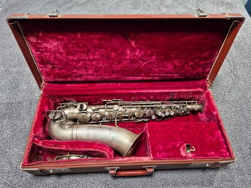 VINTAGE RARE UNUSUAL BELL ENGRAVING ELKHART BUESCHER CONN SILVER ALTO ...