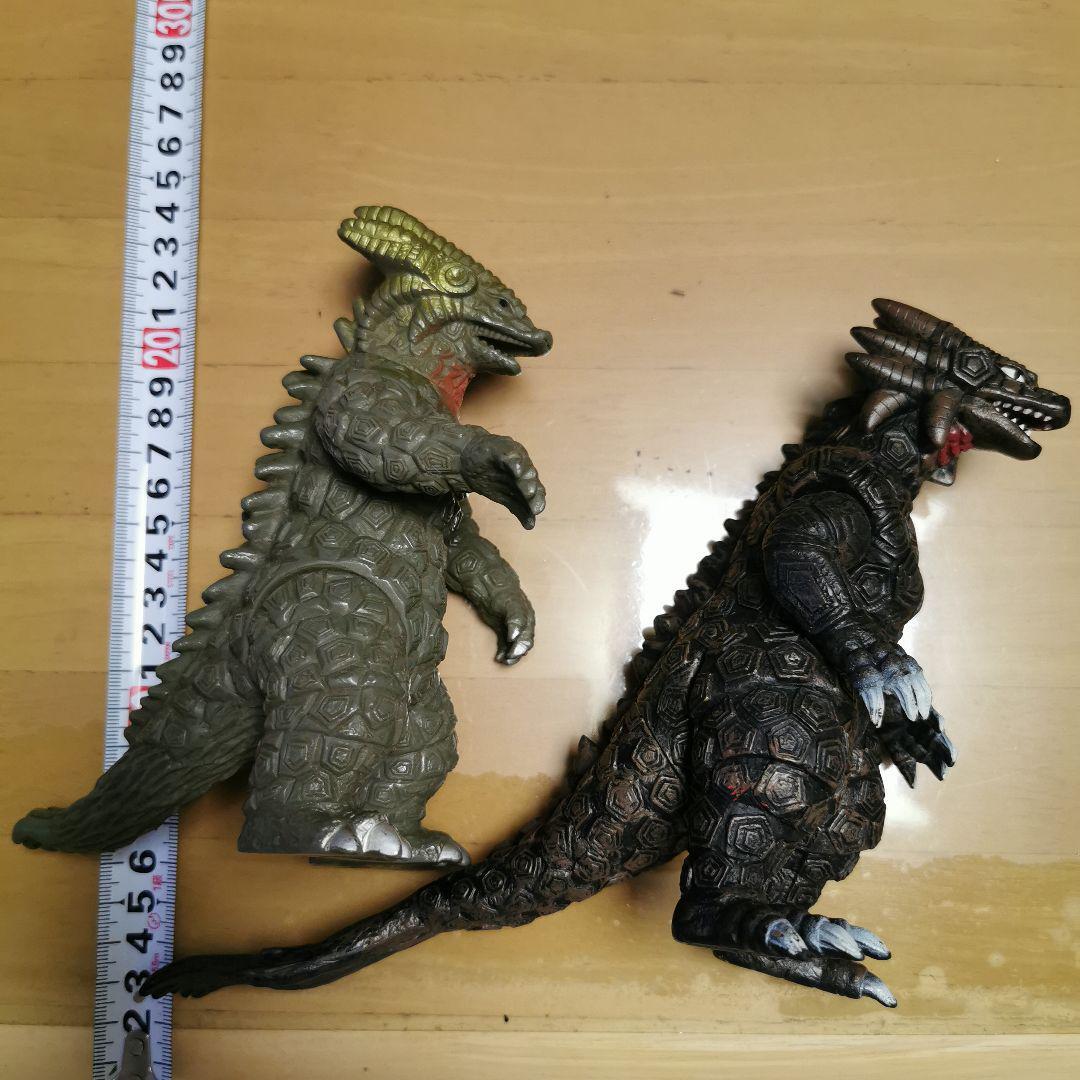 Ultraman Eighty Ultra Kaiju Monster Series Salamandra Soft Vinyl Figure ...