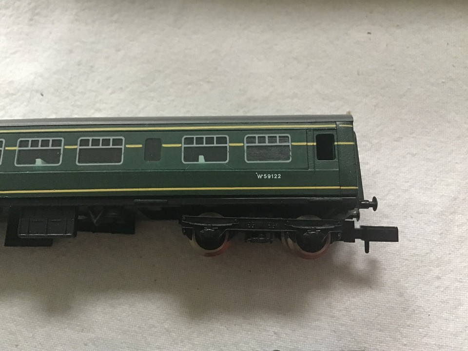 FARISH 8143 N GAUGE CLASS 101 - 3 CAR DMU BR GREEN LIVERY - BOXED | eBay UK