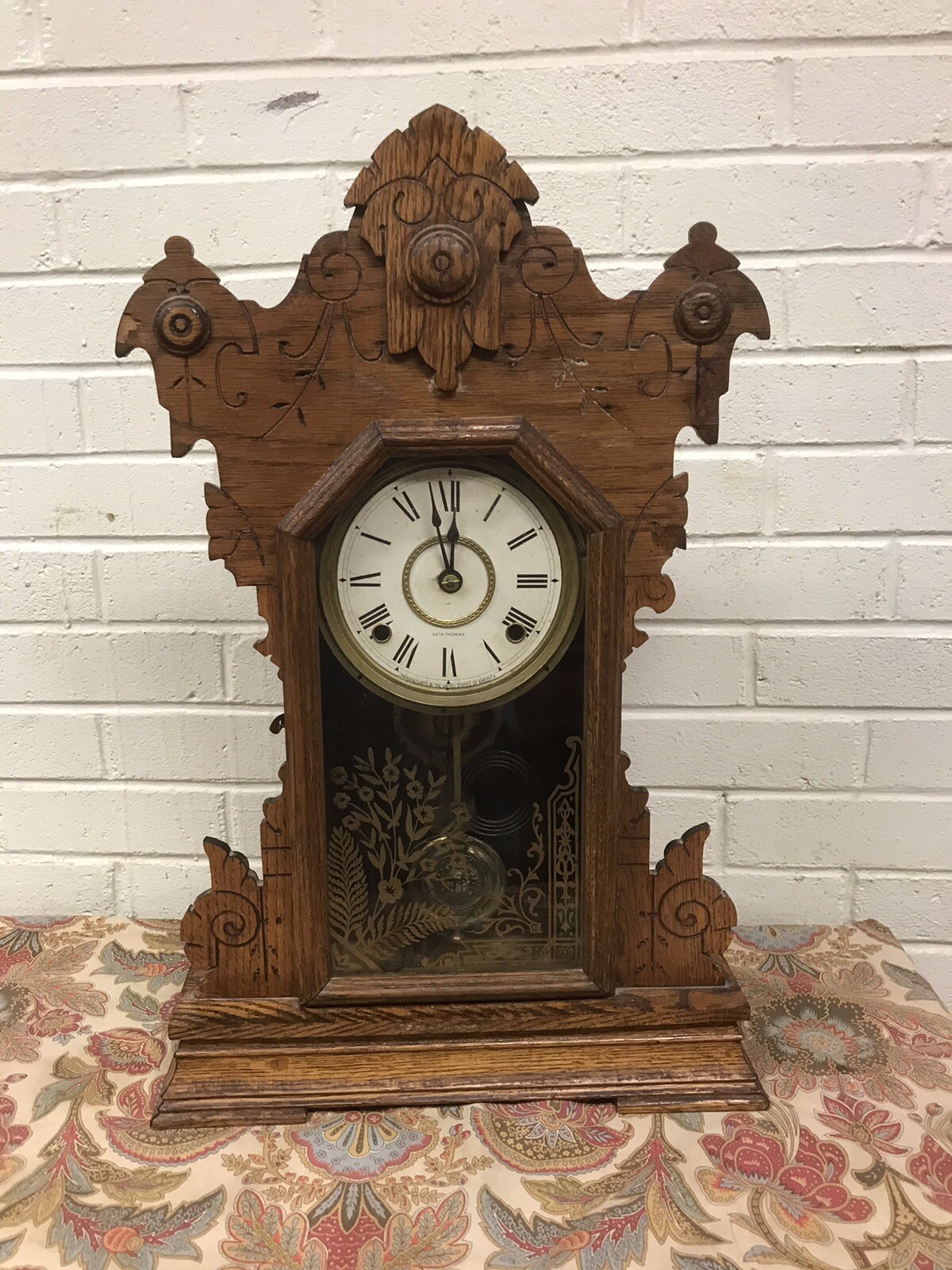 ANTIQUE VTG SETH THOMAS WOOD MANTLE CLOCK W/LION PENDULUM WORKS HAS KEY ...