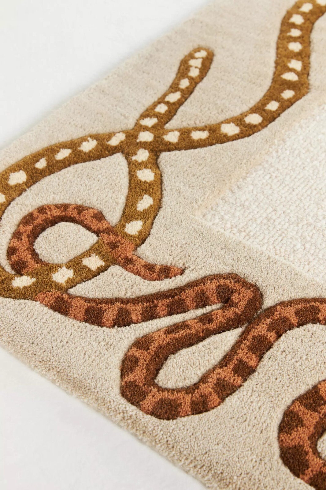 Handmade Wool Tufted Rug, Snake Design, Marwa Neutral Beige Carpet ...