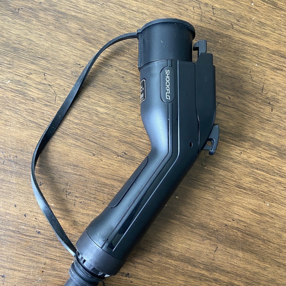 Hummer Electric Pick Up Crew SUV EV Charger Fast home charging 240V 40A ...