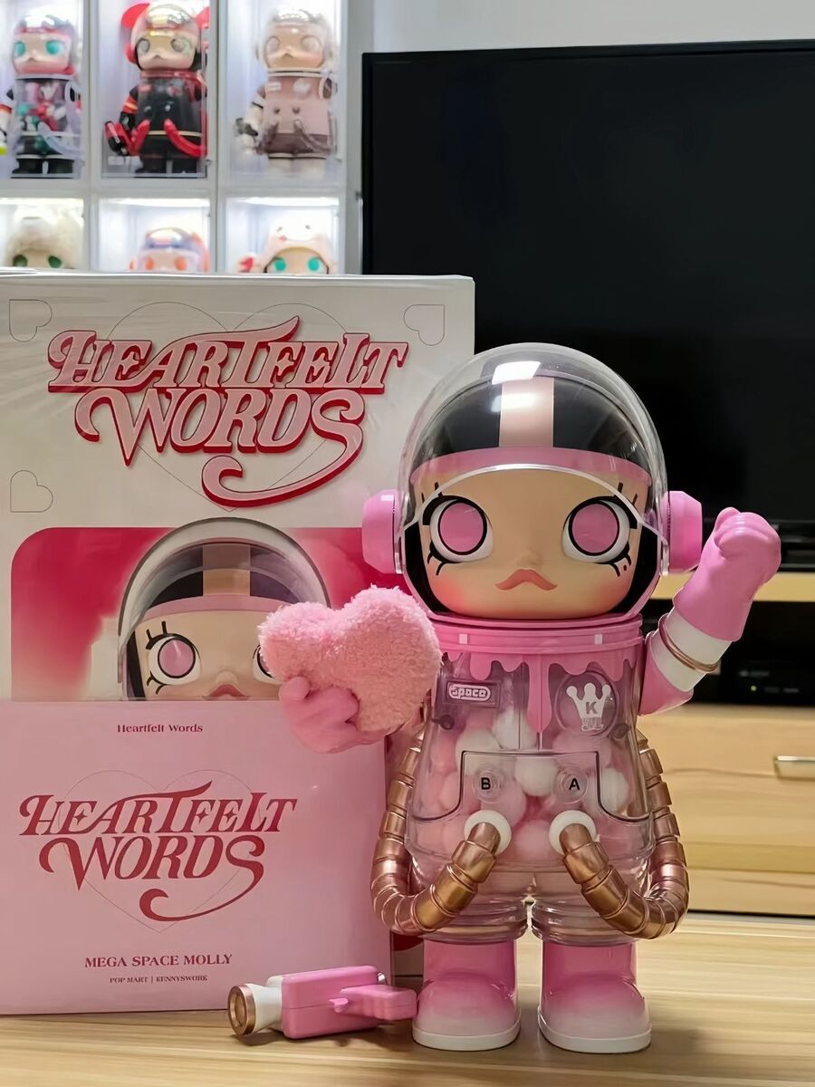 POP MART MEGA Collection 400% SPACE MOLLY Heartfelt Words POP MART MEGA Collection 400% SPACE MOLLY Heartfelt Words