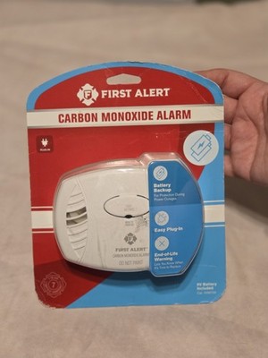 First Alert Carbon Monoxide Detector Battery Operated Easy Access ...