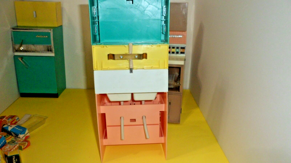 VTG DELUXE READING BARBIE DREAM KITCHEN 1960'S TABLE CHAIRS APPLIANCES ...