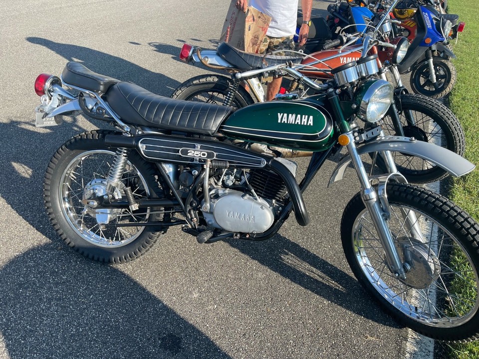 NOS Red Wing 13" Shocks XL250 XL350 R5 H1 H2 TS400 TS250 DT250 RT1 ...