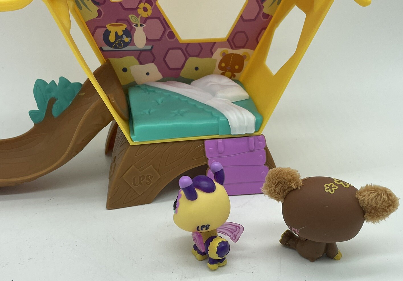 RARE Littlest Pet Shop Honey Hideaway COMPLETE SET - Bee #2467 Bear ...